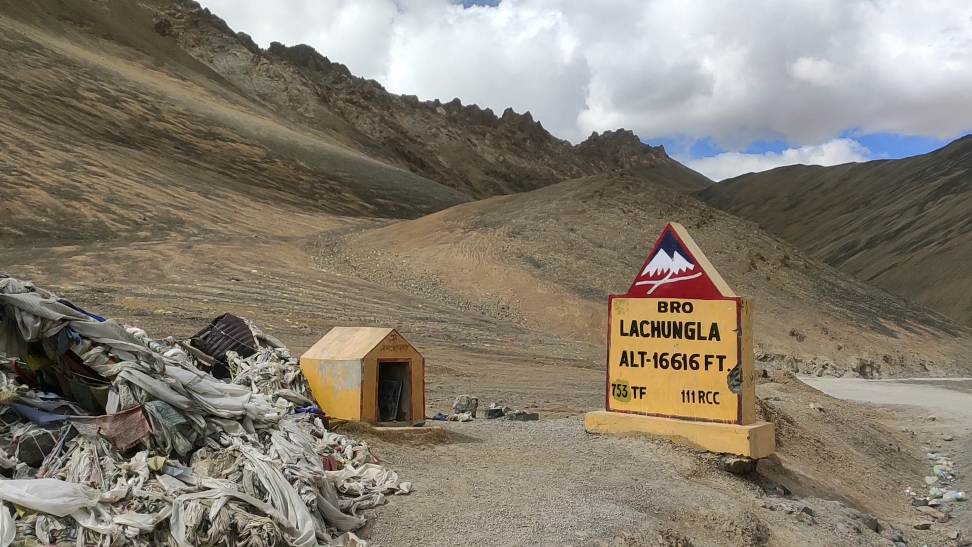 18 Places For Breathtaking Views on Leh Ladakh Highway 2023